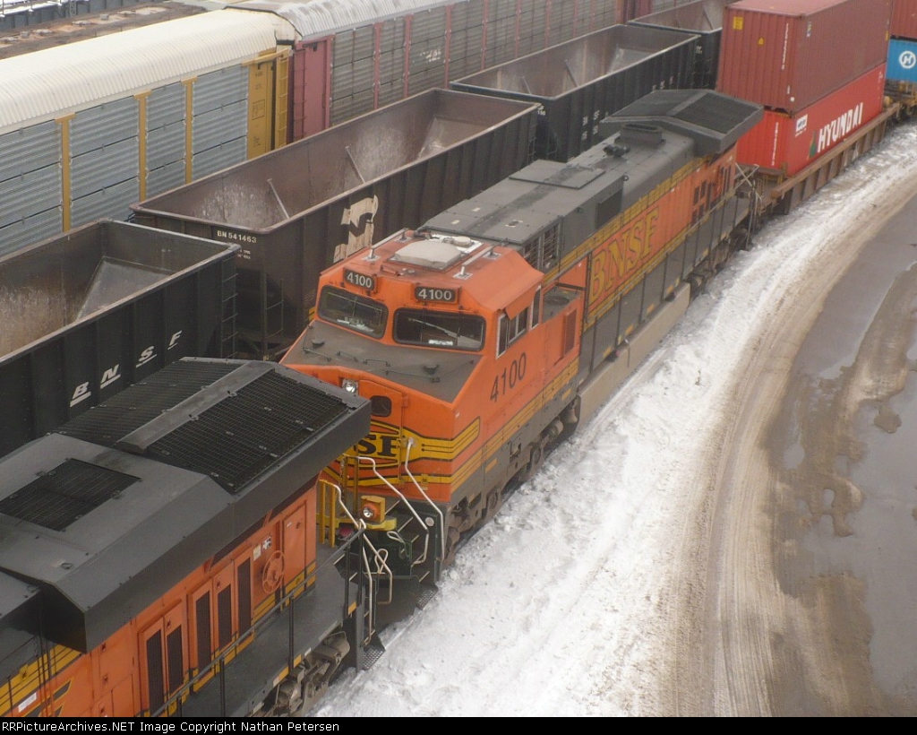 BNSF 4100
